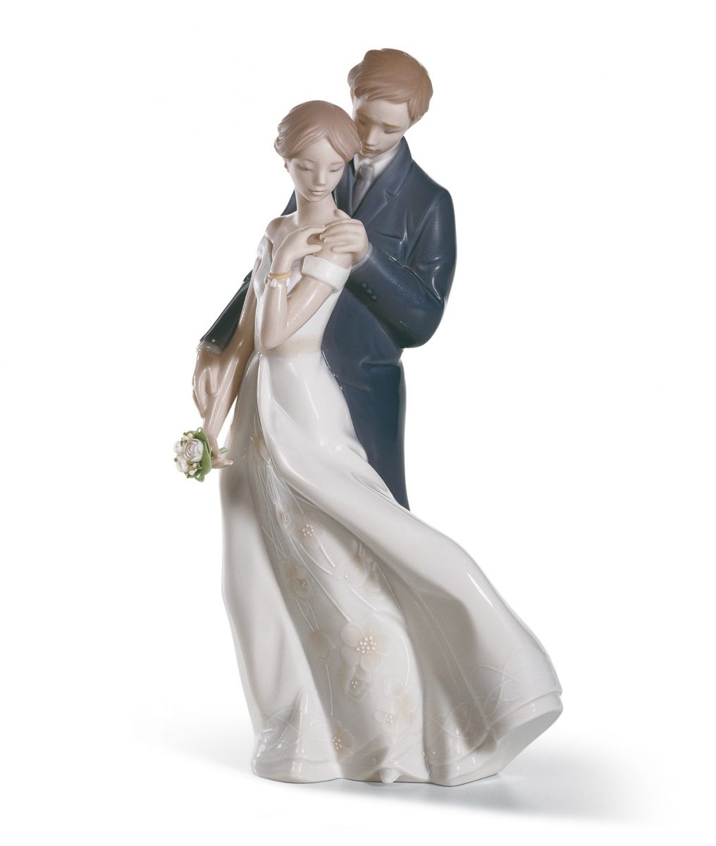 Lladro Everlasting Love Couple 01008274 Porcelain Figurine